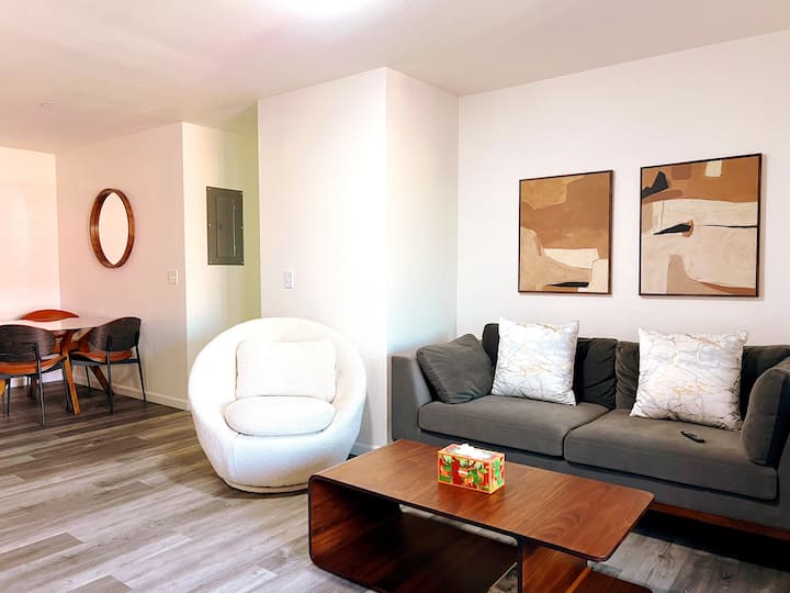 Modern Private Apartment Near Downtown - Tracy, CA