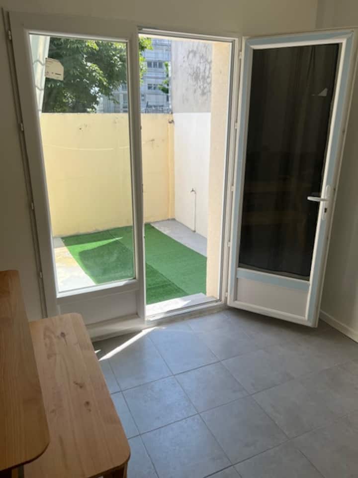 Home Roser Rez-de-chaussée - ibis Paris Pont de Suresnes Longchamp