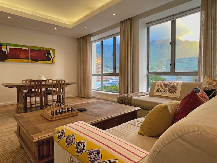 Luxury Apt Cape Town - Pool & Mountain View - Claremont