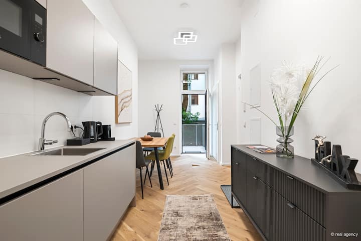 Rok 5: Schlichtes 1-zi. Apt Mit Balkon Für 2 - Wien