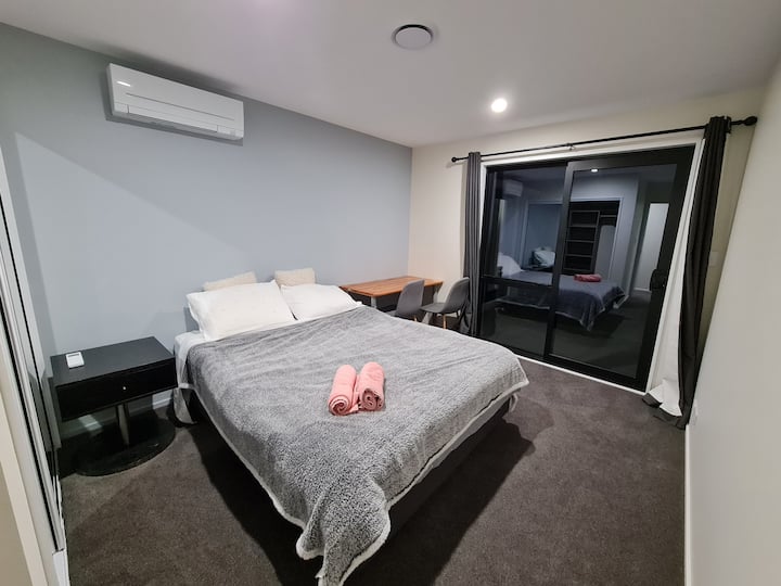 Room In Sweet House - Rolleston