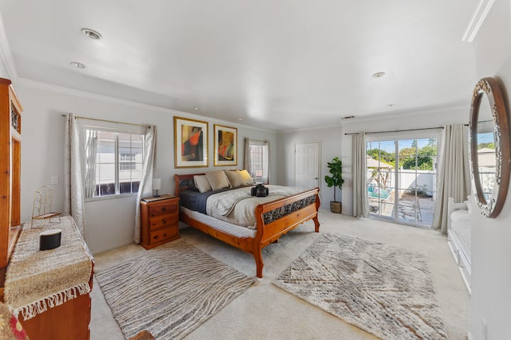 Prime Location: Beverly Hills, Santa Monica & Ucla - Venice Beach