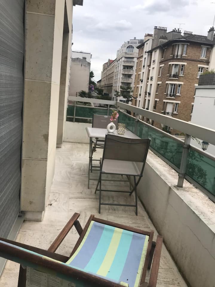 2 Pièces + Beau Balcon. - Vincennes