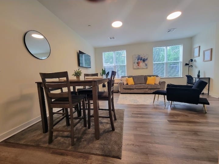2bd|1ba|pkg|15 Min To Rwj - New Jersey