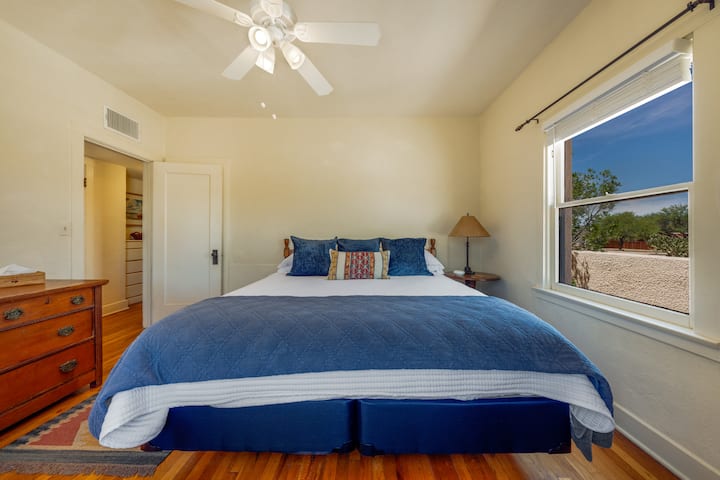 Close To U Of A | 1 Br 1 Ba | Sam Hughes | Patio - Tucson, AZ