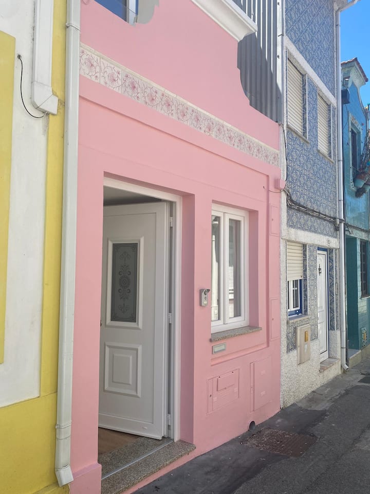 Pretty In Pink - Aveiro - 아베이루