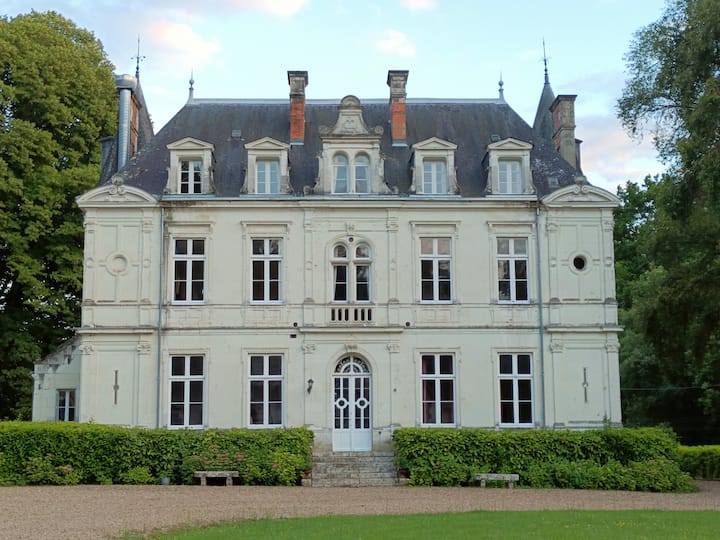 Château De Vallagon : Chambre Lit King Size - Montrichard