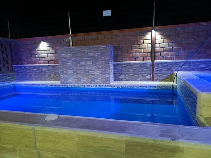 Linda Casa Con Piscina - Catamayo