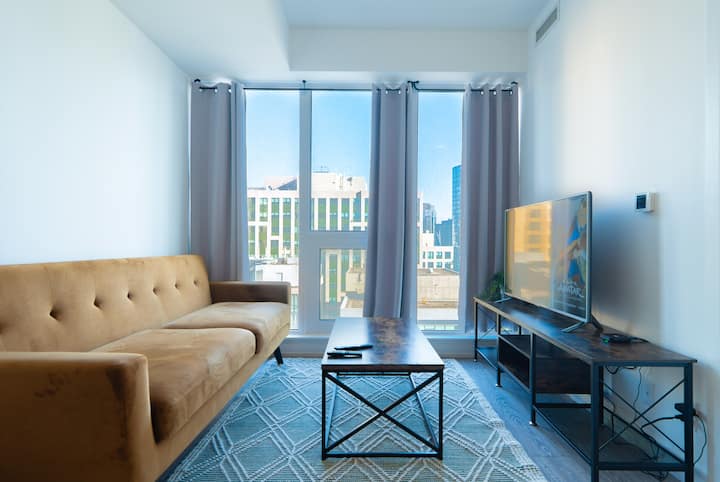 Sleek Condo Next To Nobu Downtown Toronto - Toronto, ON
