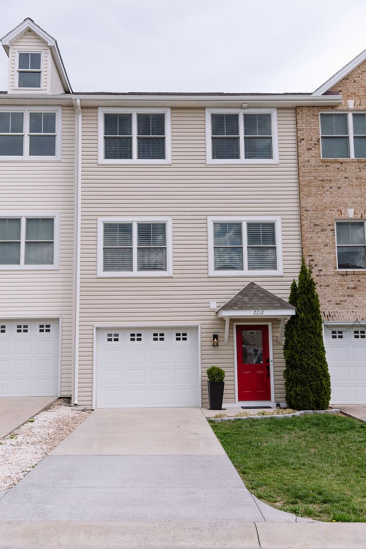 Extended Stay_pet Friendly_garage_4br - Harrisonburg, VA