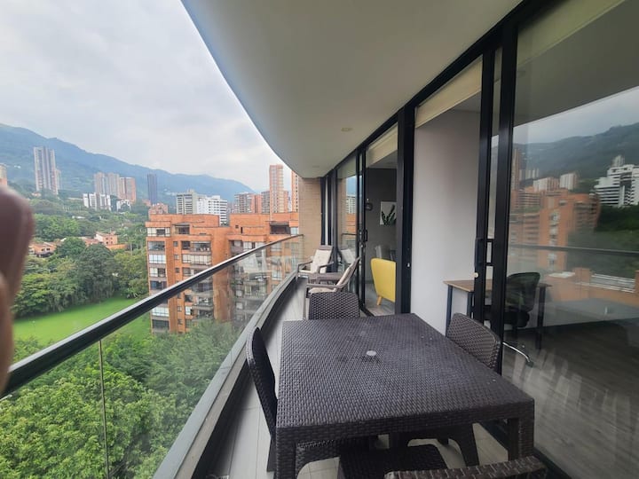 Modern Apt W/2acs Mountain View - Medellín