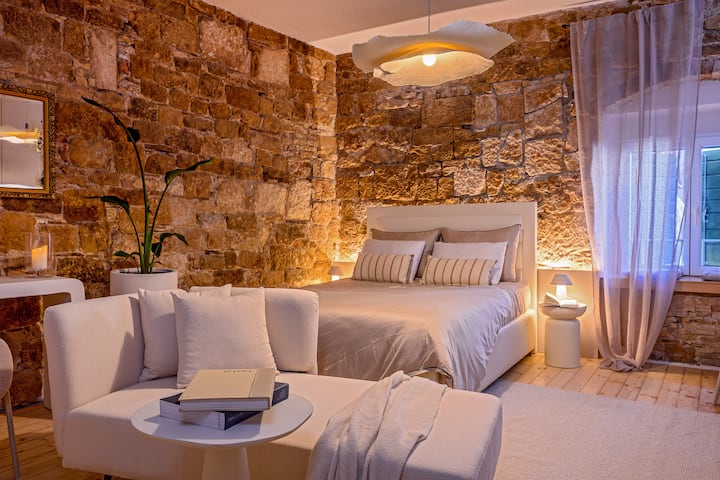 Stylish Stone Studio Inside Diocletian’s Palace - Split