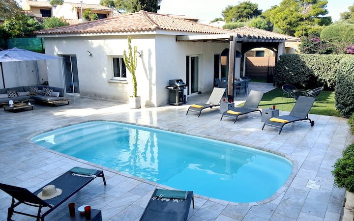 Moderne Villa Met Airconditioning En Een Zwembad - Lumio