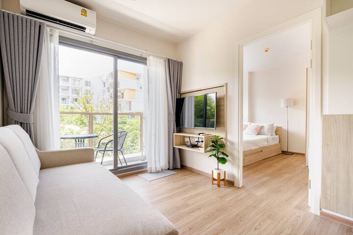 New & Cozy Stay | Walk To Central | Pool & Balcony - Phuket