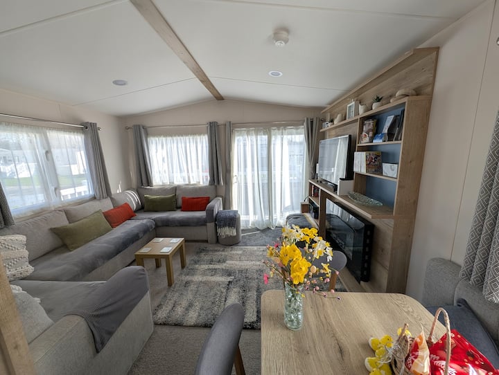 Beach Days & Family Fun - Dog Friendly 3br - Mudeford