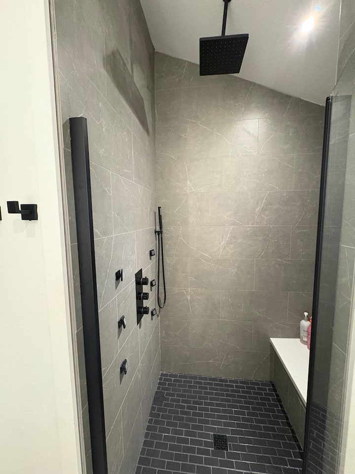 -6- Parkway Grove Cabin W/spa Shower & Pvt Hot Tub - Humboldt County, CA