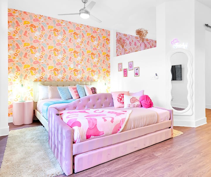 Walk To Broadway! Sleeps 6! Heated Pool! - Nashville