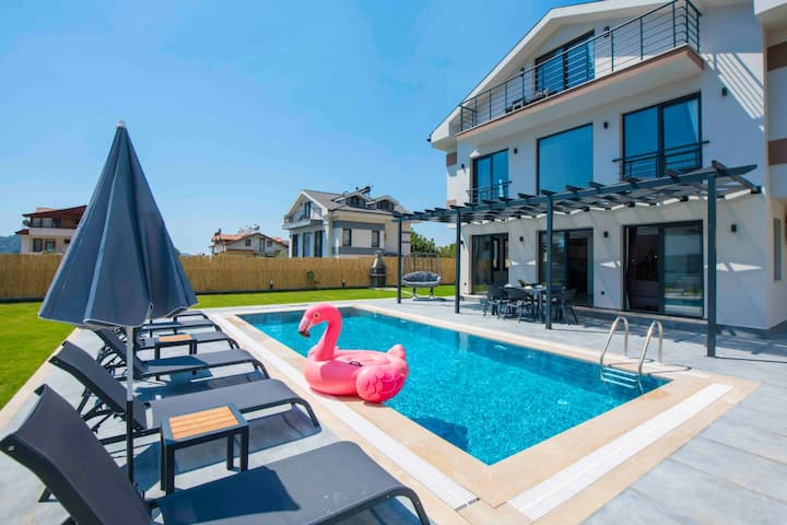 ÖLüdeniz’de Jakuzili Lüks Villa - Villa Bahar 3 - Ölüdeniz