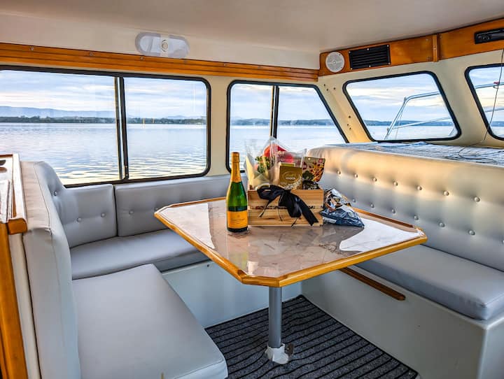 Boat Experience, Lake Macquarie - Merewether