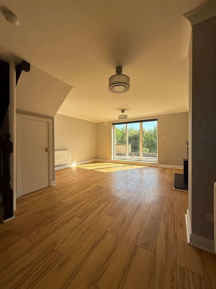 2 Bed Townhouse Unfurnished - Dublin