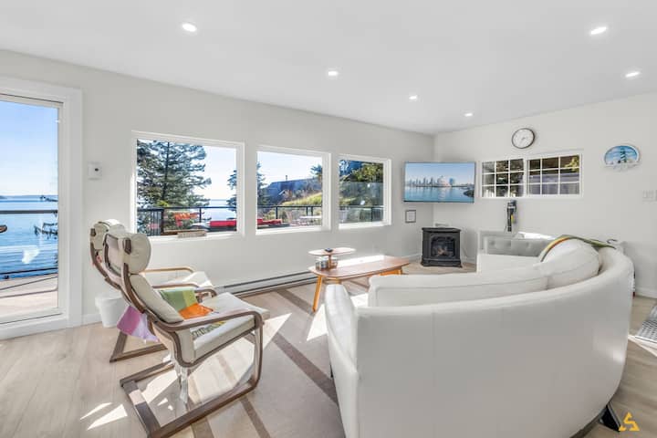 Coastal Comfort Suite - Bowen Island