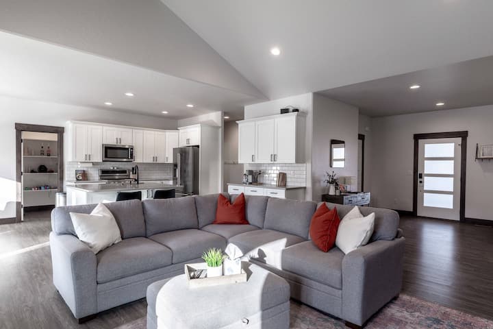 Modern 3br Near U Of I Campus | Football & Events - Pullman, WA