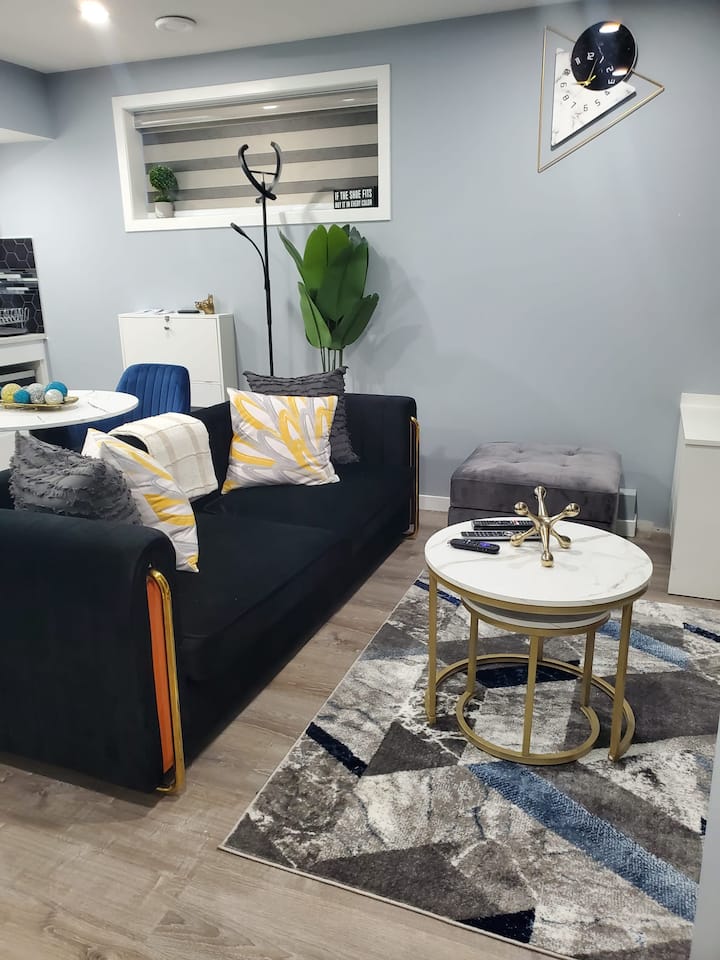 Paradise Crib - Sleek And Cozy, Close To Lrt - Edmonton