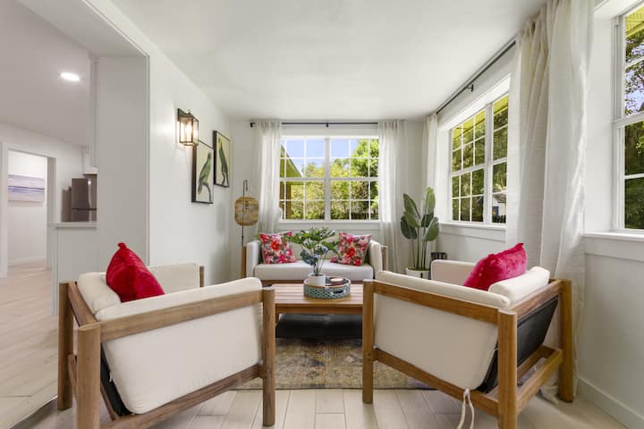 Modern Duplex W/sun Porch Near Airport - Pensacola, FL
