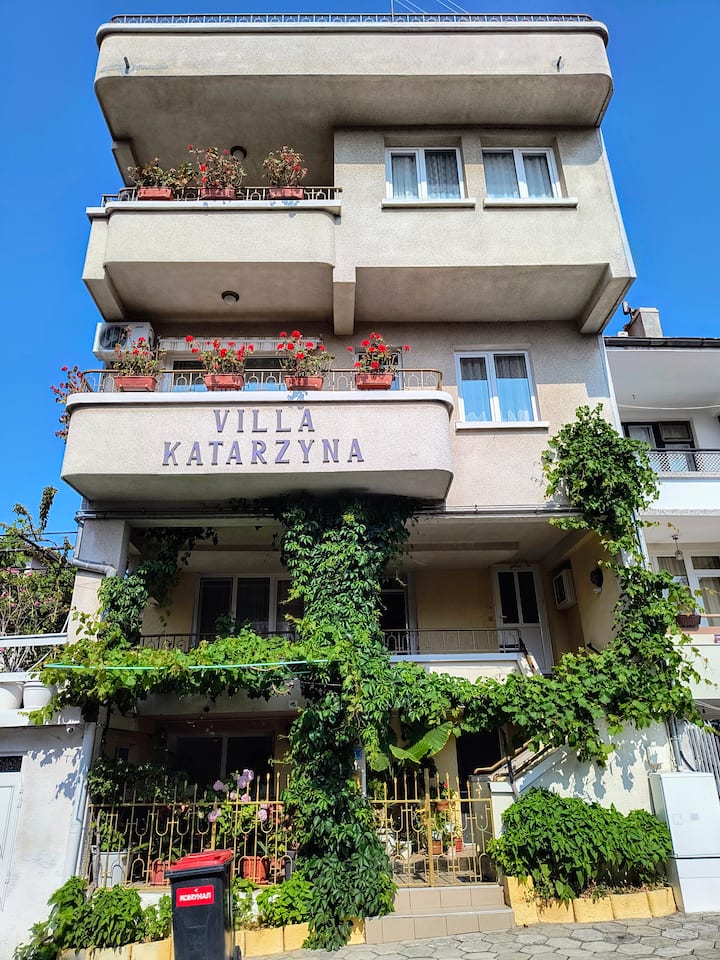 Апартамент с лозова градина и сянка - Sozopol