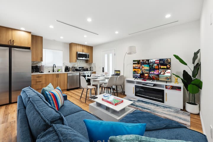 2bd/2ba Home | 15 Min From Beach | Bbq | Parking - Culver City, CA