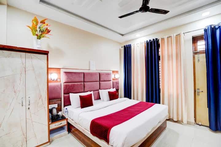 Delux Balcony Room / Near Tajmahal (10 Min Walk) - Agra