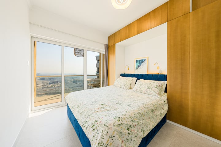 Quelle Vue, Proche De La Station De Metro Dmcc - Dubai