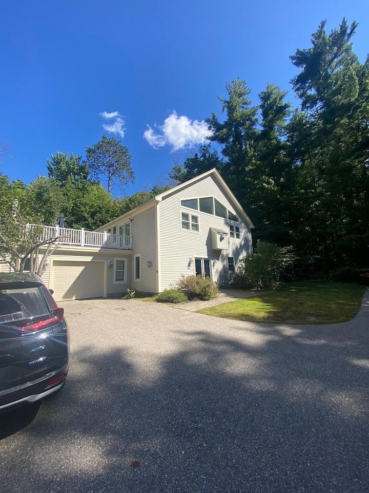 Location Is Everything With Hot Tub & Game Room - North Conway, NH