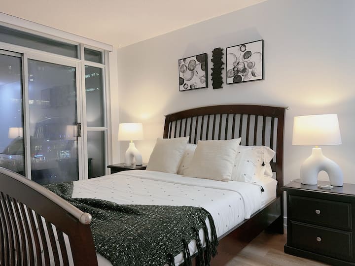 Fully Equipped 2b+2bth Central Dt Condo - Toronto