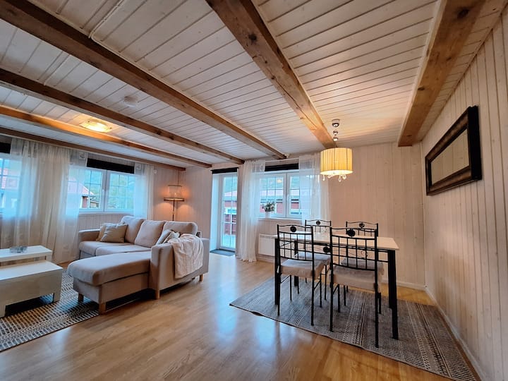 Koselig Hus I Stryn - Loen