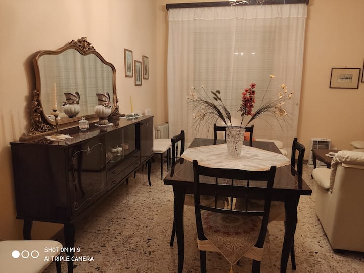 Rosy's Roomy House - Oristano