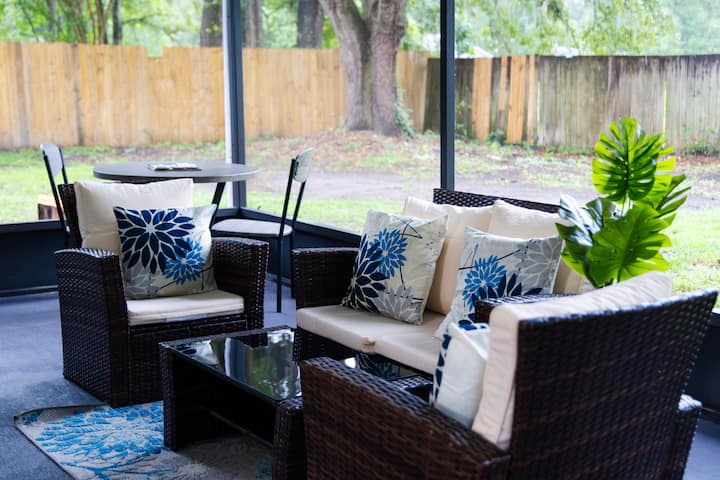 3bd/2ba Cozy Tallahassee Oasis
Sleeps: 8 - Tallahassee, FL