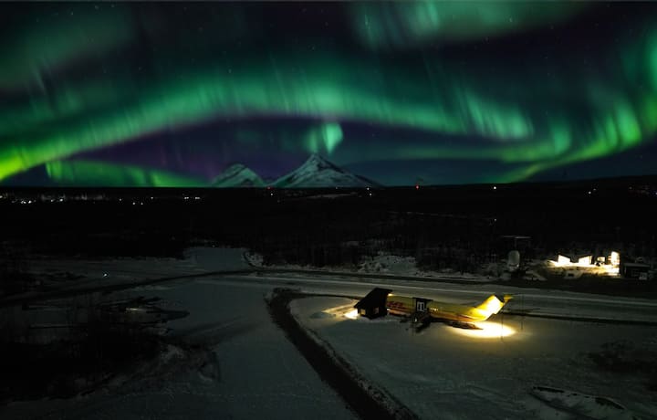 Epic Alaskan Airplane Home Dc-9 - Alaska