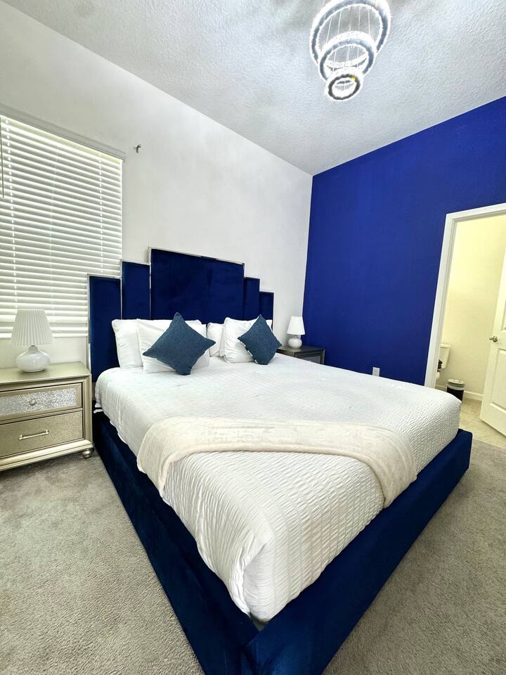 1st Floor King Bedroom W/ Private Bathroom & Pool - Kissimmee, FL