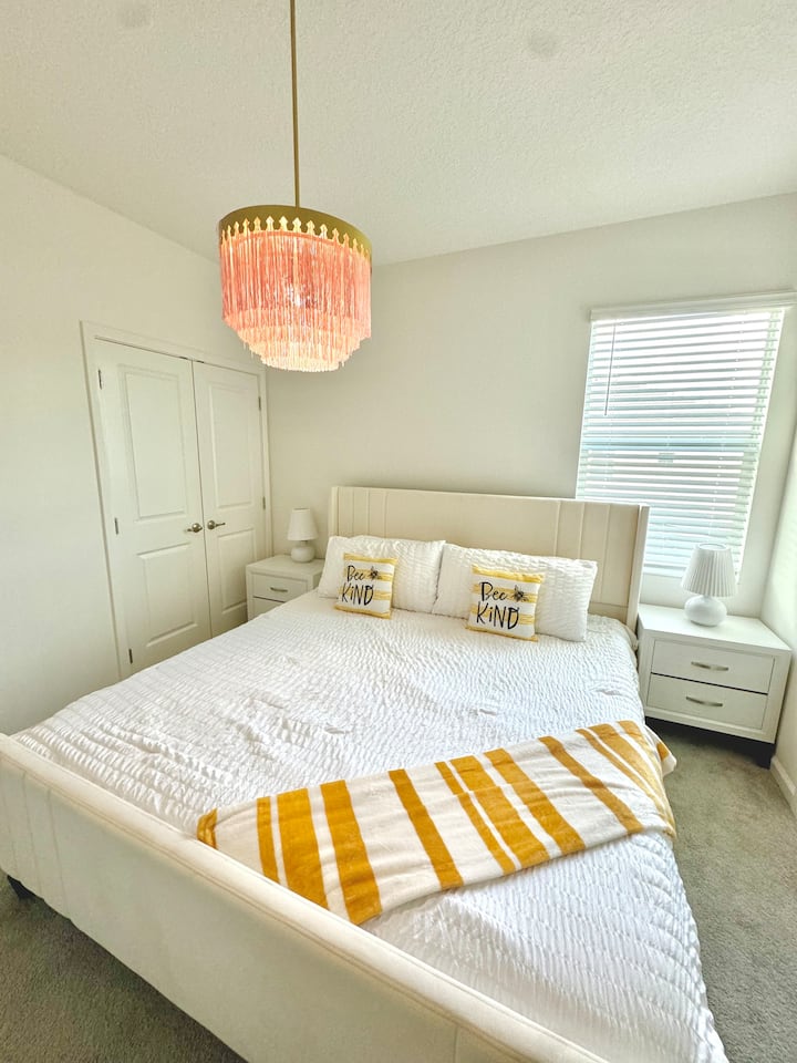 Universal Studios Ensuite Bedroom With Pool & Gym - Kissimmee, FL