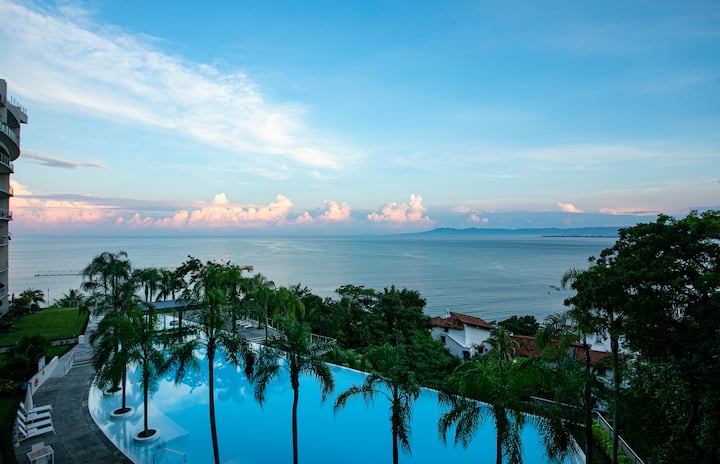 Luxury Stunner Above Playa Muertos & Romantic Zone - Puerto Vallarta