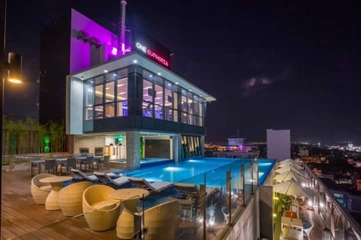 Homey 1bedroom Condo In One Euphoria, 16th Flr. - Angeles