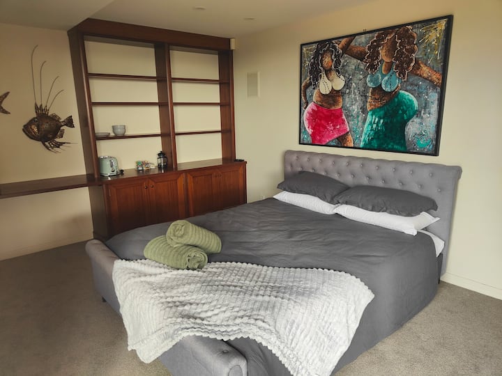 Private Resort With A King Bed - Havelock North