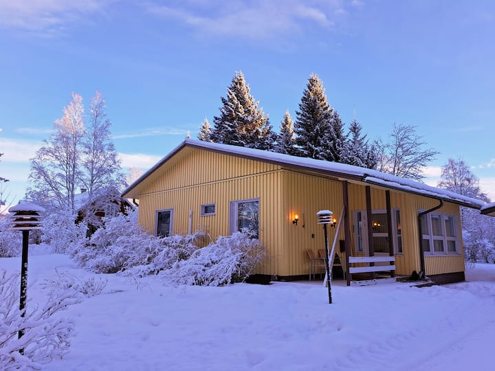 Peaceful 2 Bedroom House & A Big Yard Near Oulu - Oulu