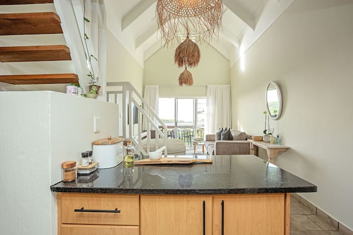 Bright Corner 1 Bedroom Beach Apt. - Wilderness