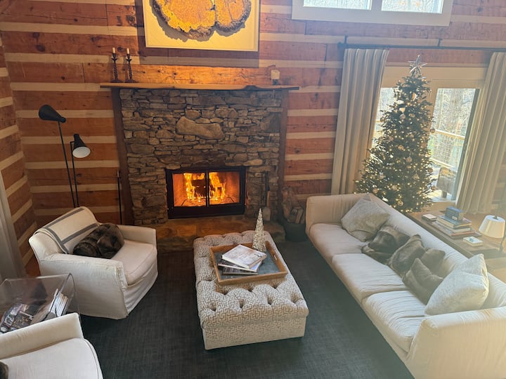 Lakefront, 3 Fireplaces + Pizza Oven, Gorgeous! - Monteagle, TN