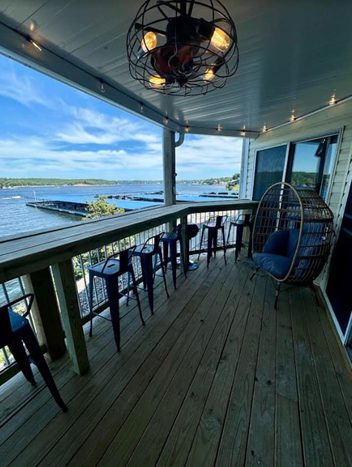 Lake Ozark's Lakefront Oasis W/ Gameroom & Theater - Osage Beach, MO