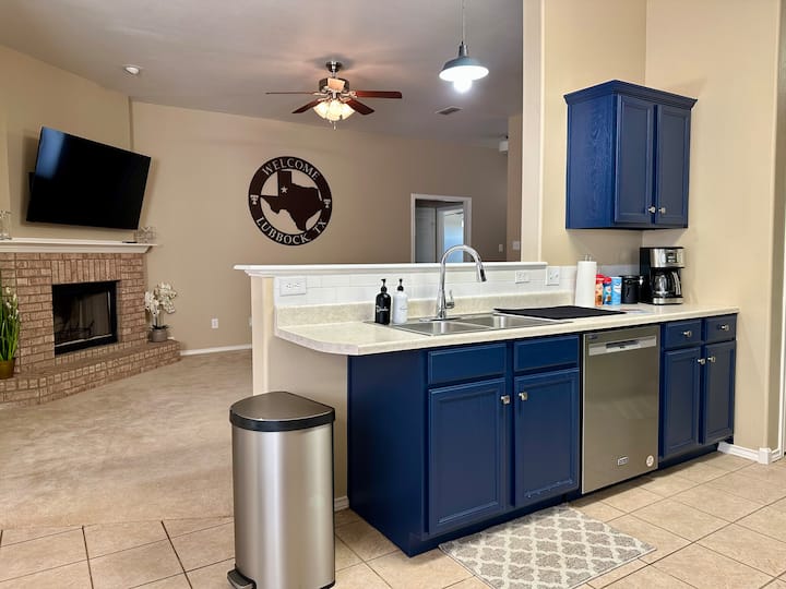 Modern 3br Home Near Texas Tech - Lubbock, TX