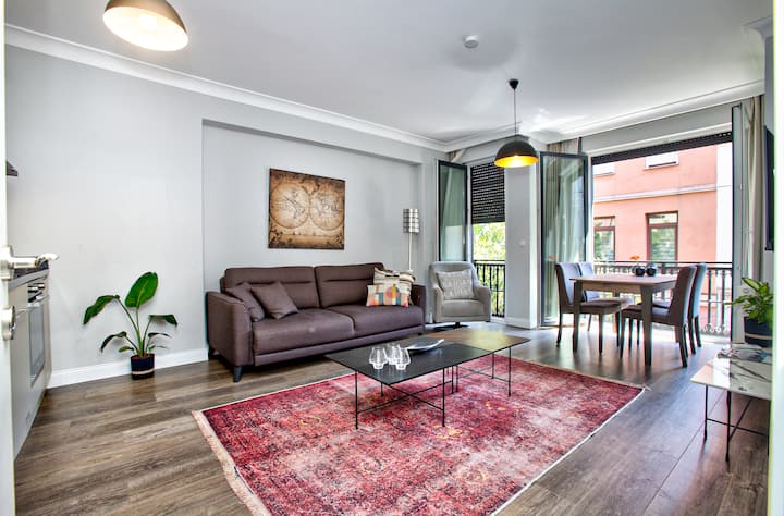Spacious Brand New 2+1 - Karaköy