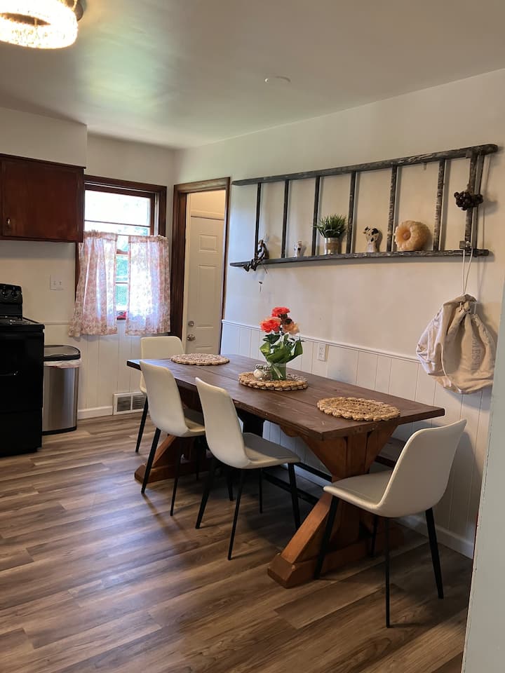 Beautiful  Air Bnb In The Heart Of Cuyahoga Falls. - Akron, OH